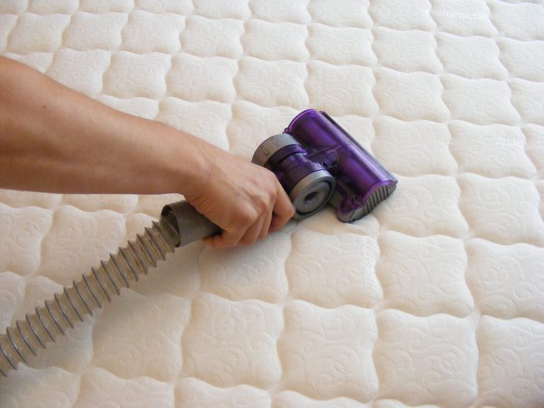 How to Dry a Mattress Quickly - 5 Easy Steps - Voonky